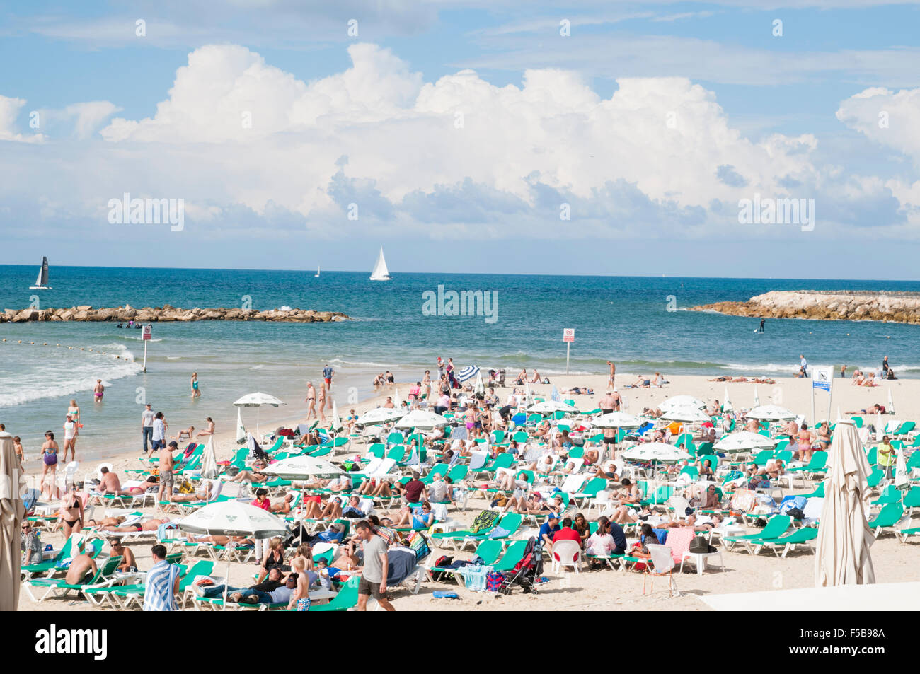 Sunny winter's day on Gordon Beach, Tel Aviv, Israel Stock Photo - Alamy