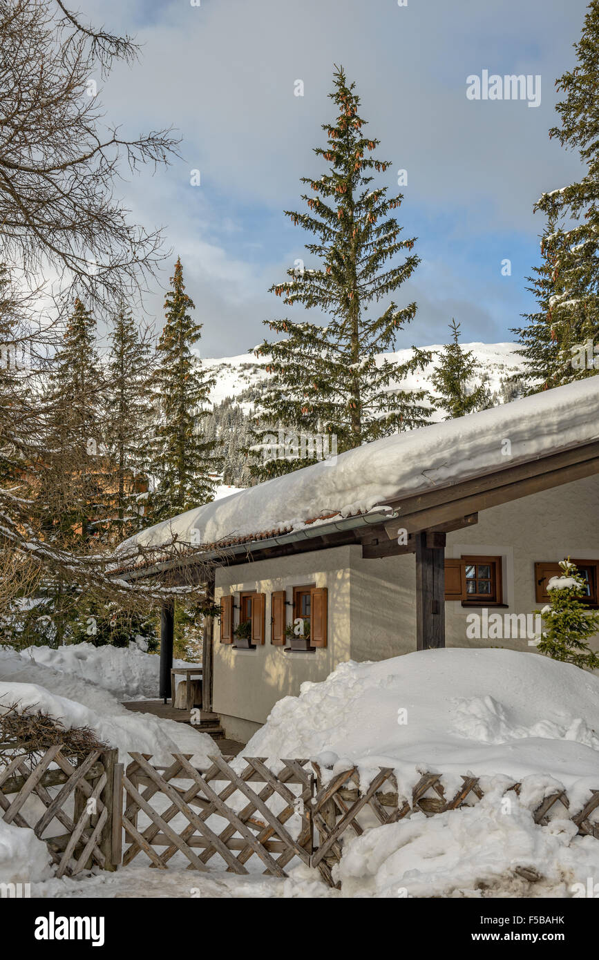 Chalet mountain view hi-res stock photography and images - Alamy