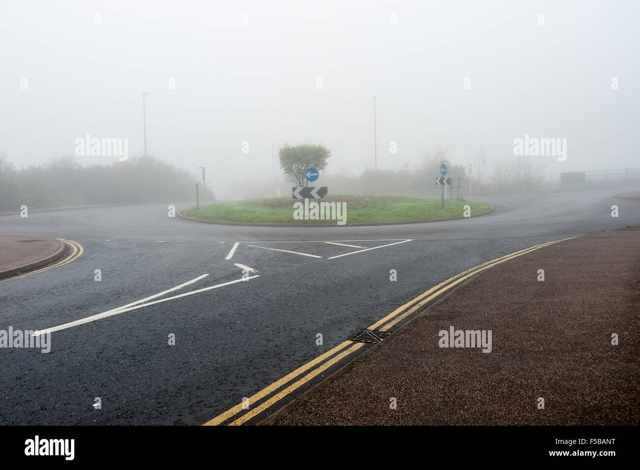 Two lane roundabout hi-res stock photography and images - Alamy