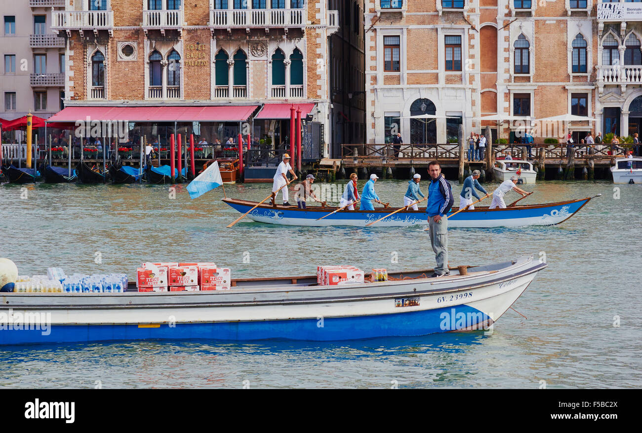 Delivery barge hi-res stock photography and images - Alamy