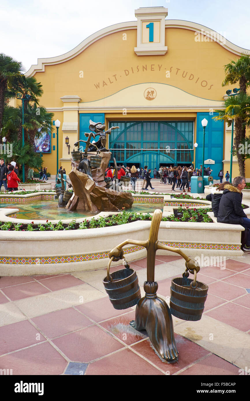 Entrance To Walt Disney Studios Disneyland Paris Marne-la-Vallee Chessy ...