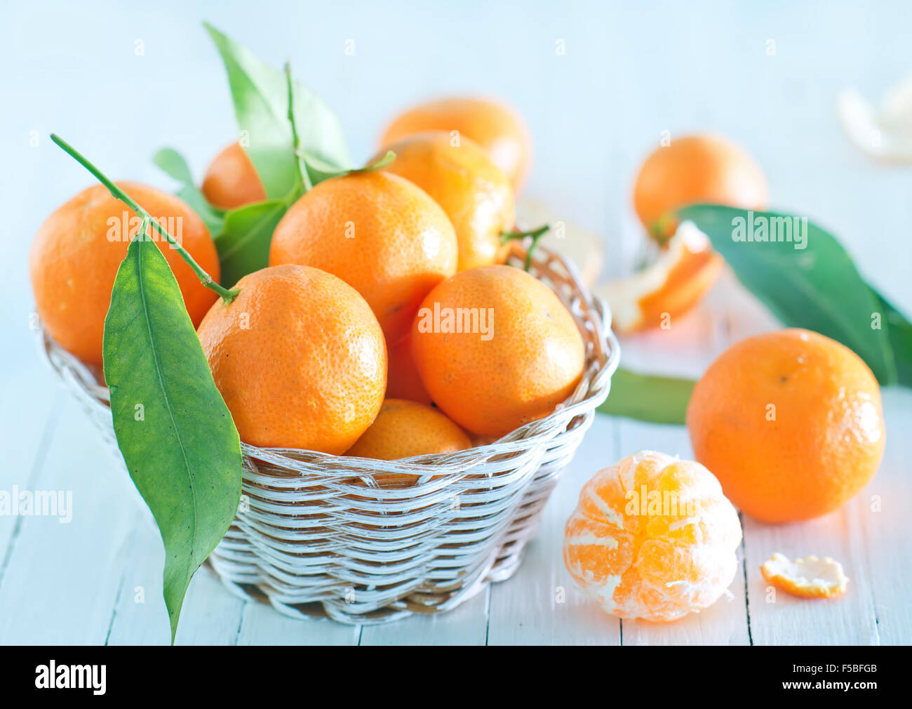 Whole tangerines in basket hi-res stock photography and images - Alamy