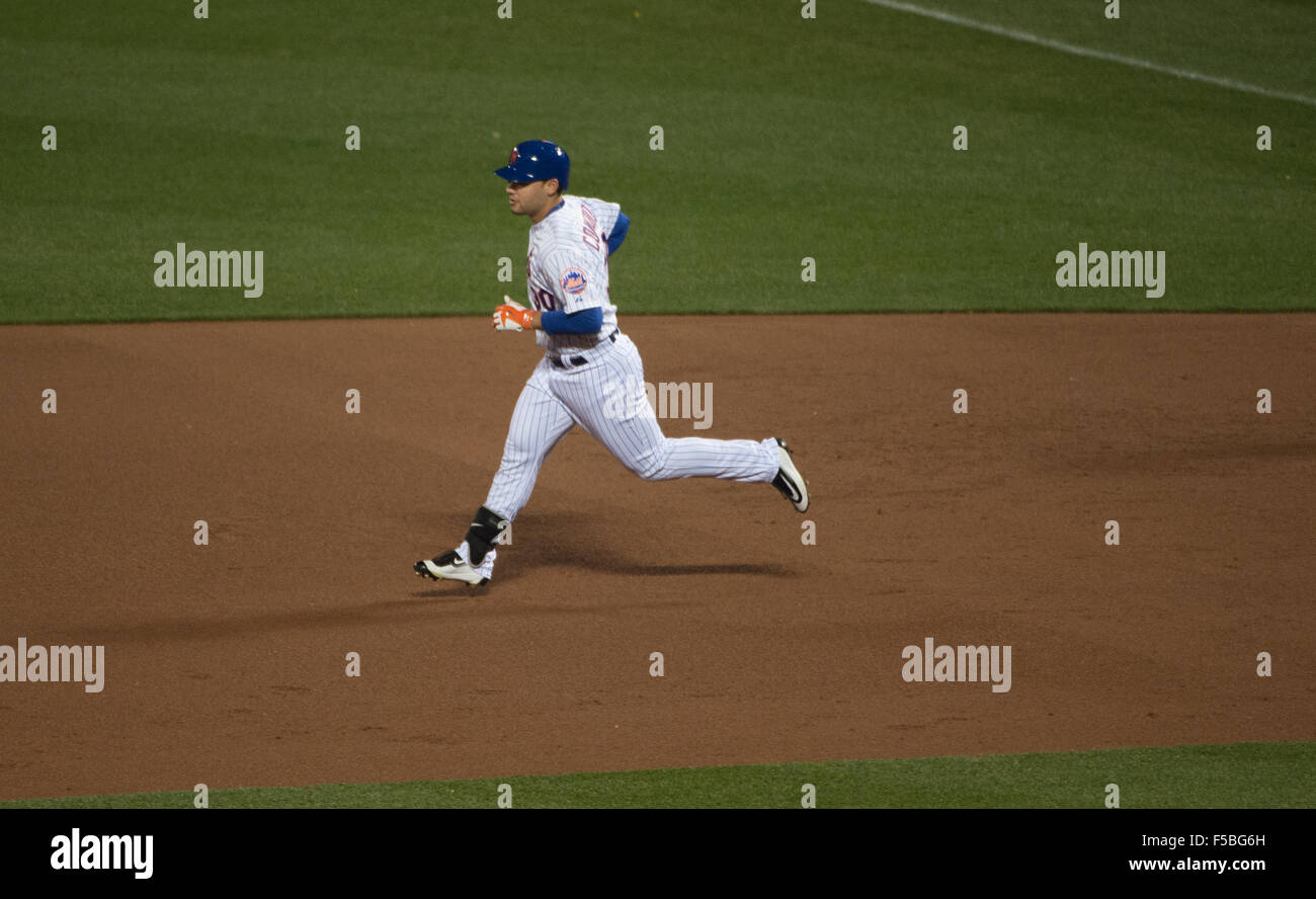 New York, NY, USA. 31st Oct, 2015. New York Mets left fielder MICHAEL ...