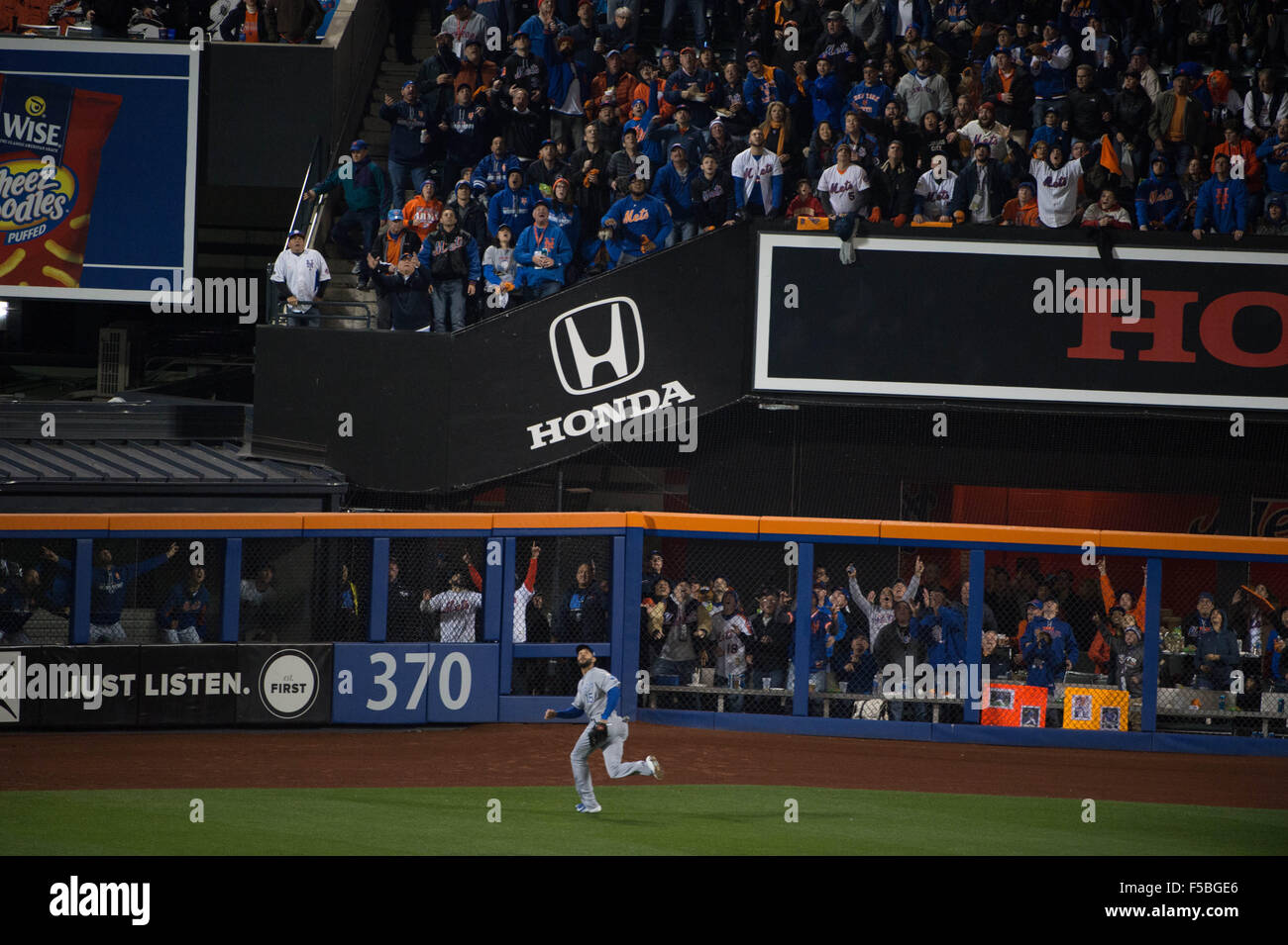 Oct. 31, 2015 - New York, NY, U.S. - New York Mets left fielder MICHAEL ...