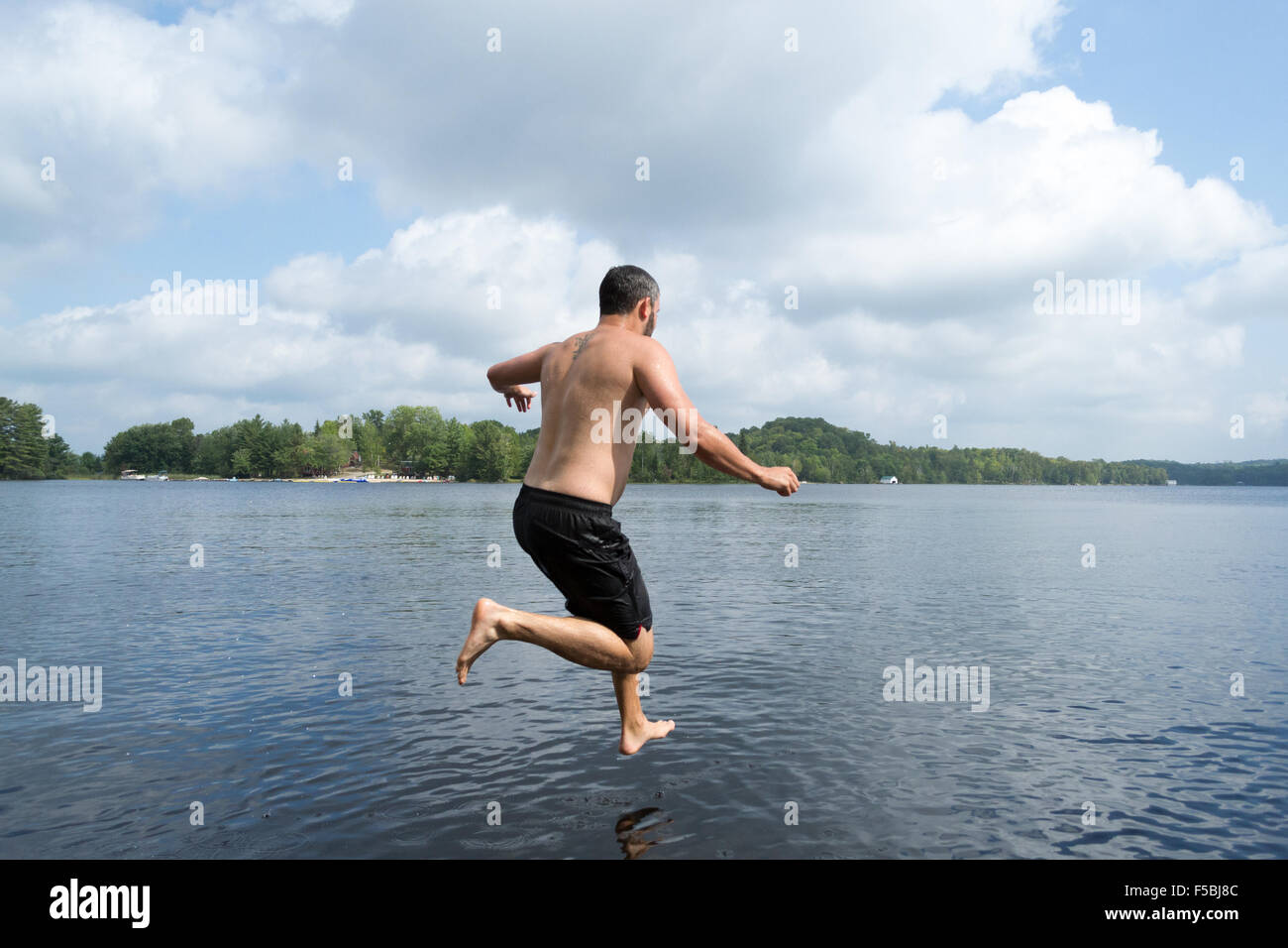 Picture with a fast shutter speed to freeze movement Stock Photo - Alamy