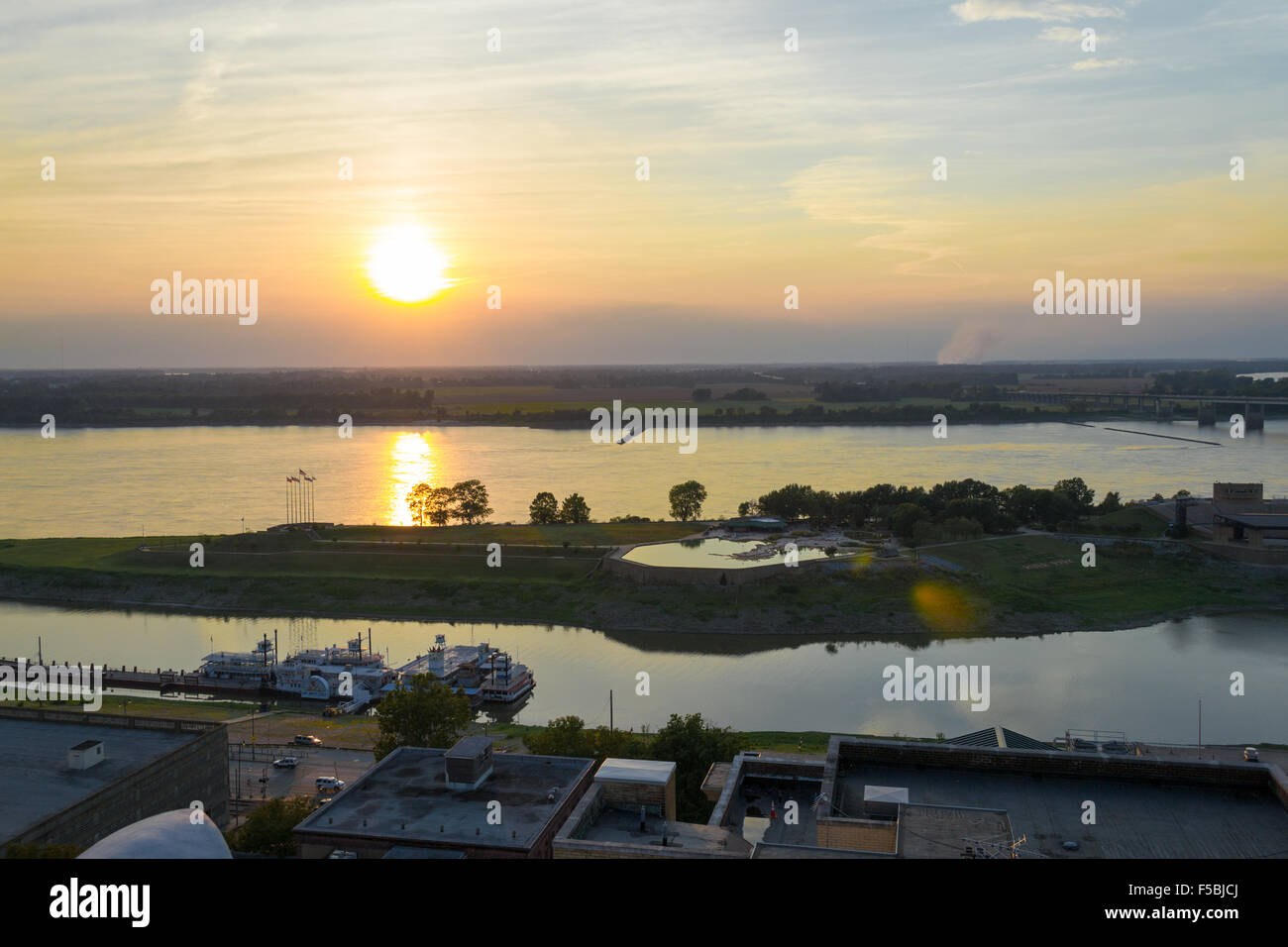 Picture of the sunset from a rooftop by the Mississippi river in ...