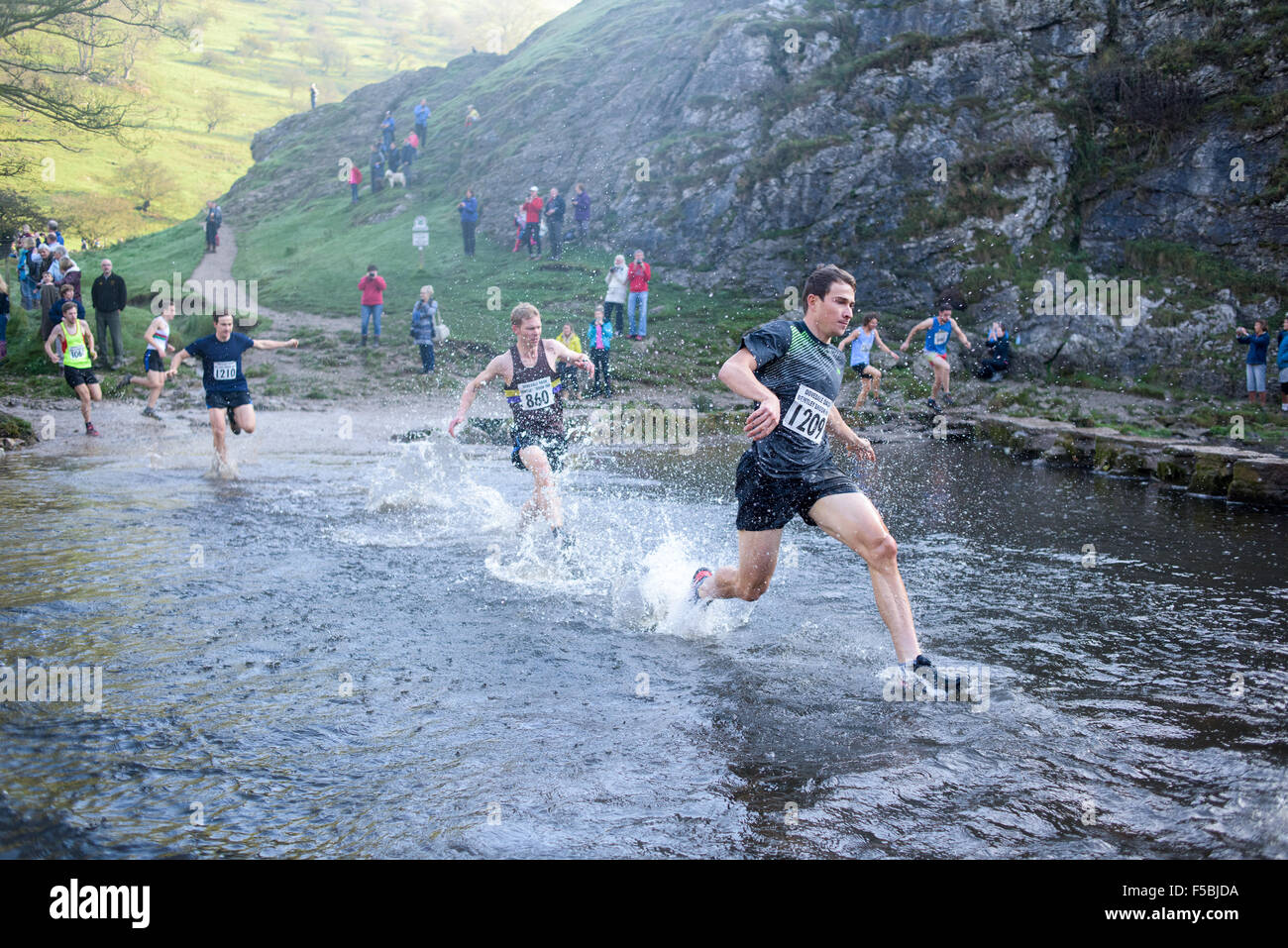 Dovedale dash fell running hi-res stock photography and images - Alamy