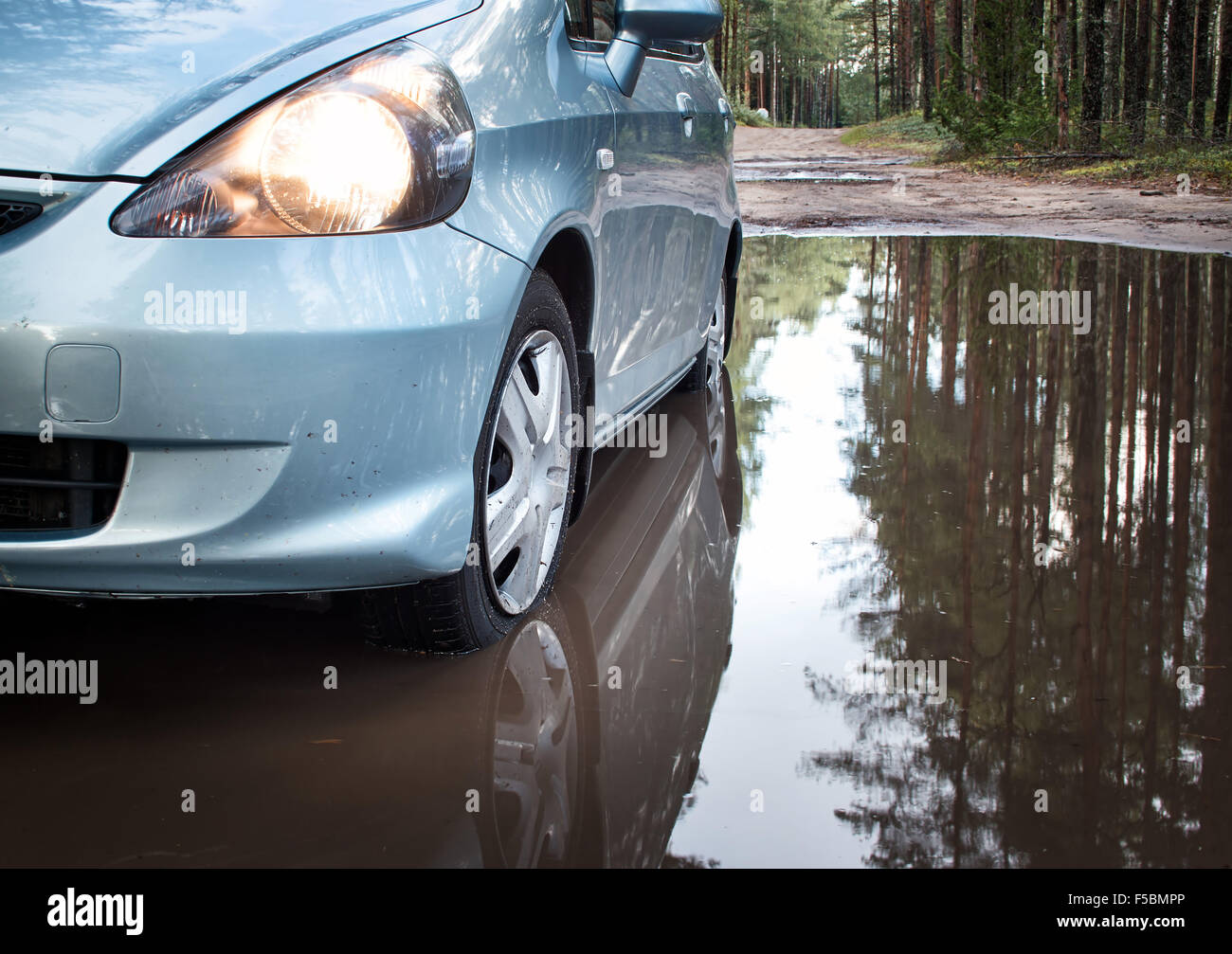 Wet car park hi-res stock photography and images - Alamy