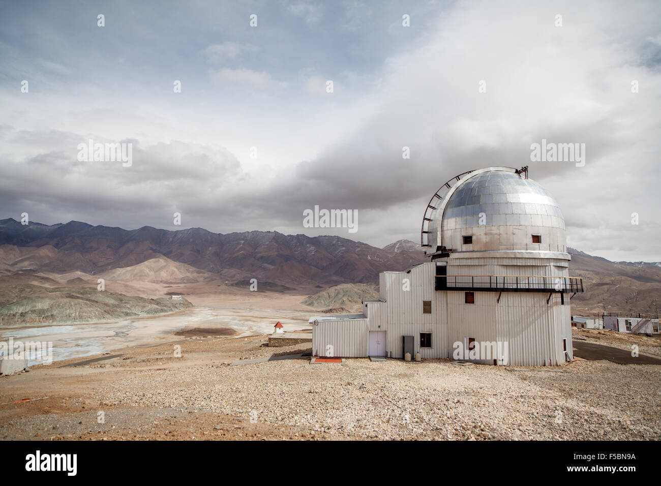 Indian astronomical observatory ladakh hi-res stock photography and ...