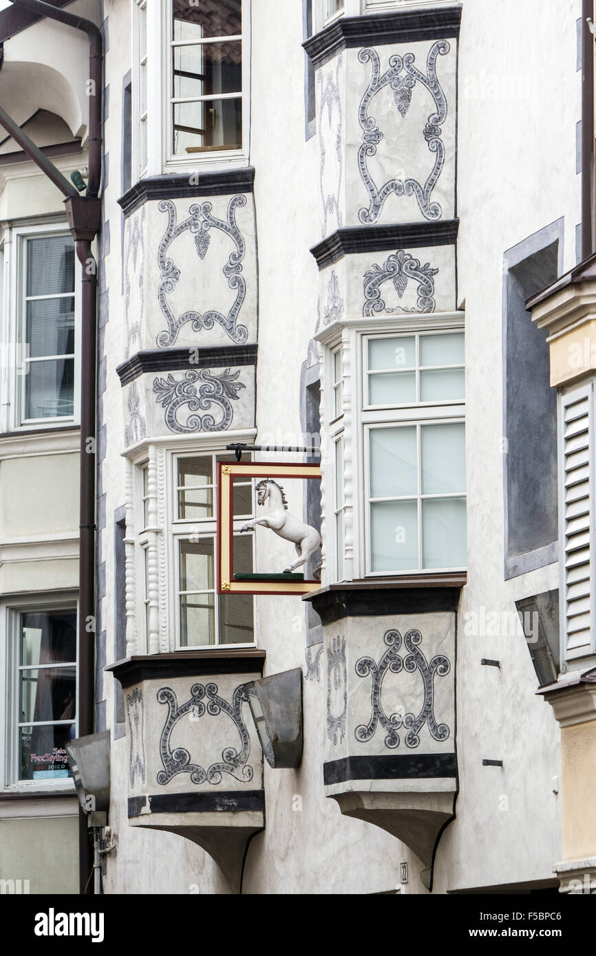 Decorated buildings hi-res stock photography and images - Alamy