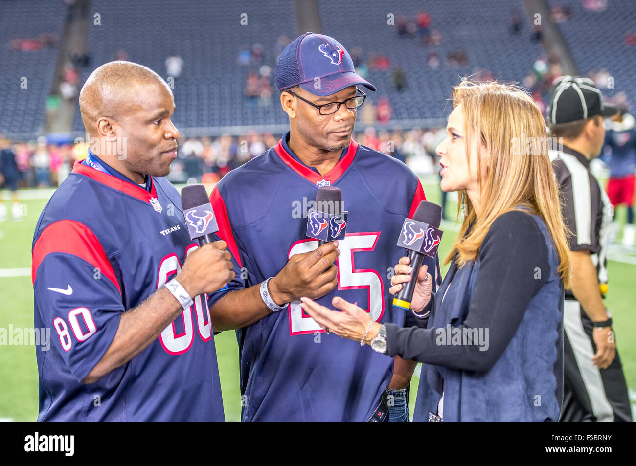 Houston, TX, USA. 1st Nov, 2015. Former Houston Oiler Curtis Duncan (l ...