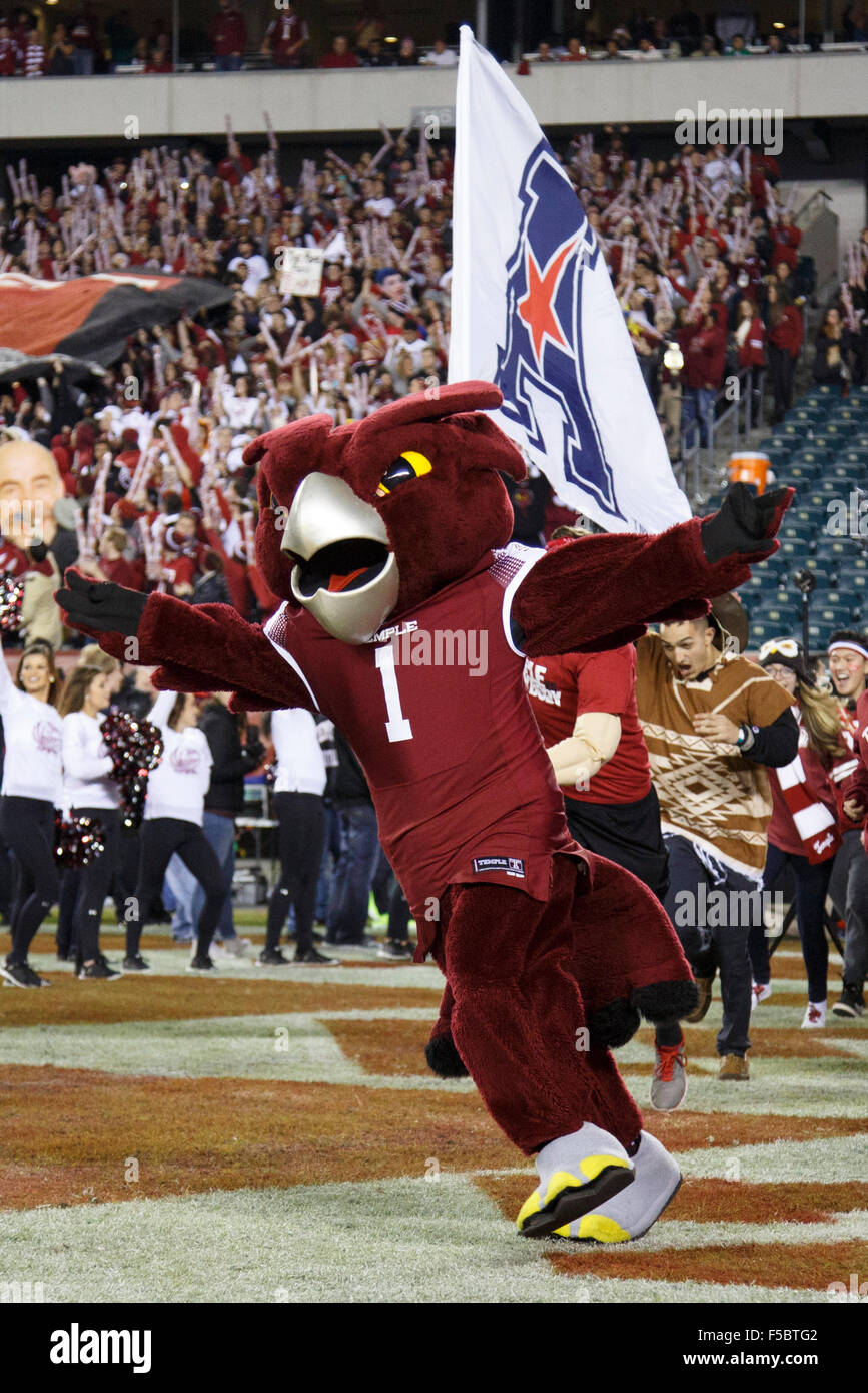 Philadelphia, Pennsylvania, USA. 31st Oct, 2015. Temple Owls mascot ...