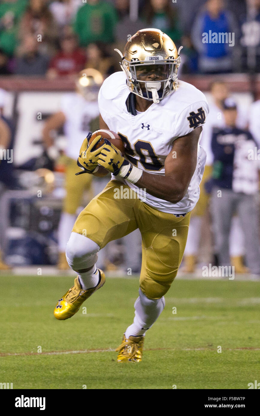 October 31, 2015: Notre Dame Fighting Irish running back C.J. Prosise ...