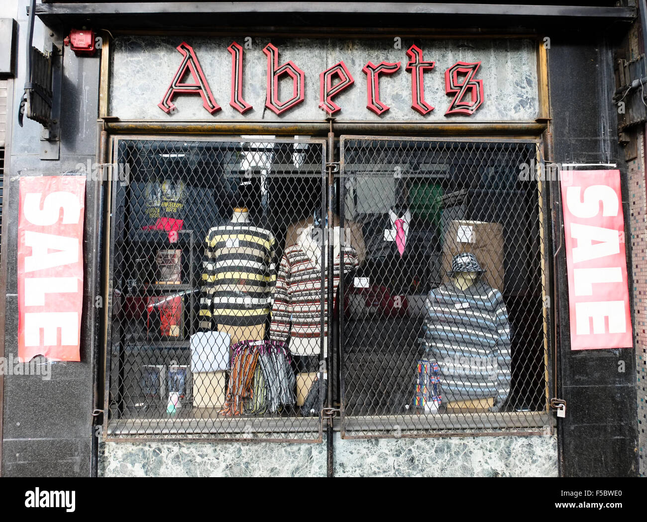 Old Fashioned Shop Stock Photo - Alamy