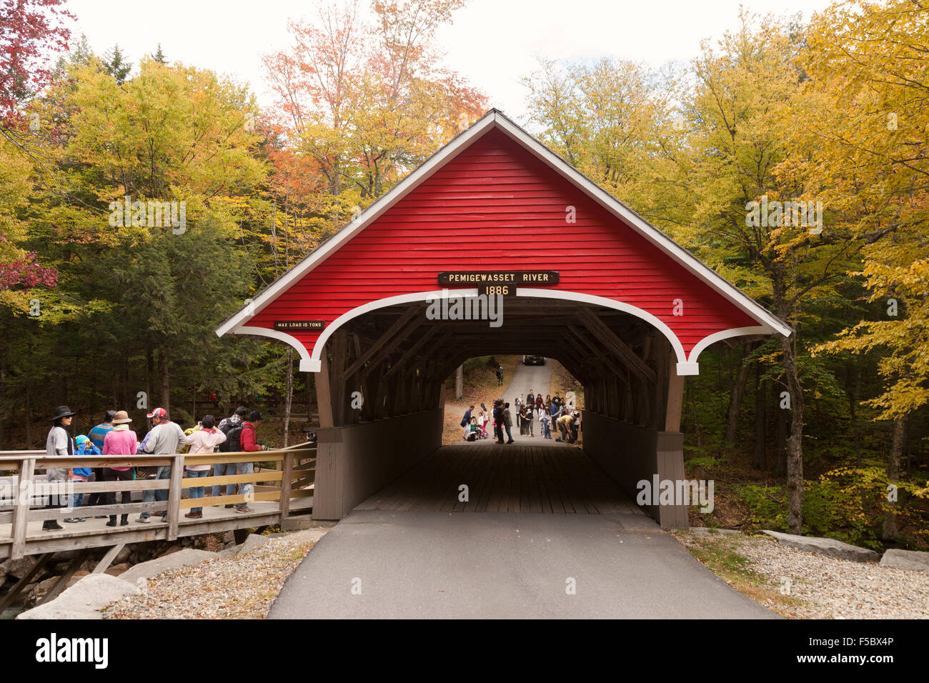 Covered bridges of new england hi-res stock photography and images - Alamy