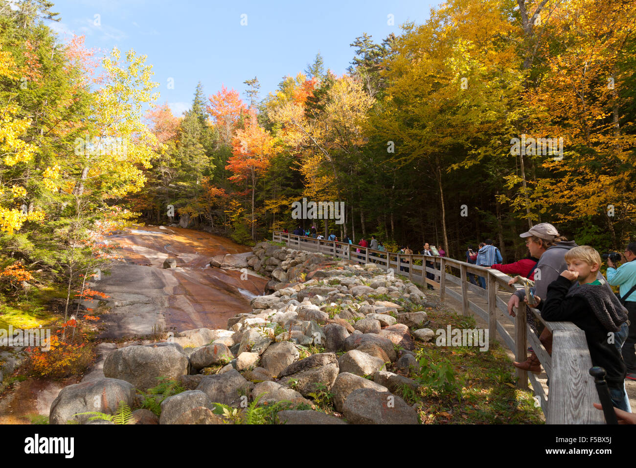 Tourists at Table Rock, Franconia Notch State Park, White Mountains ...