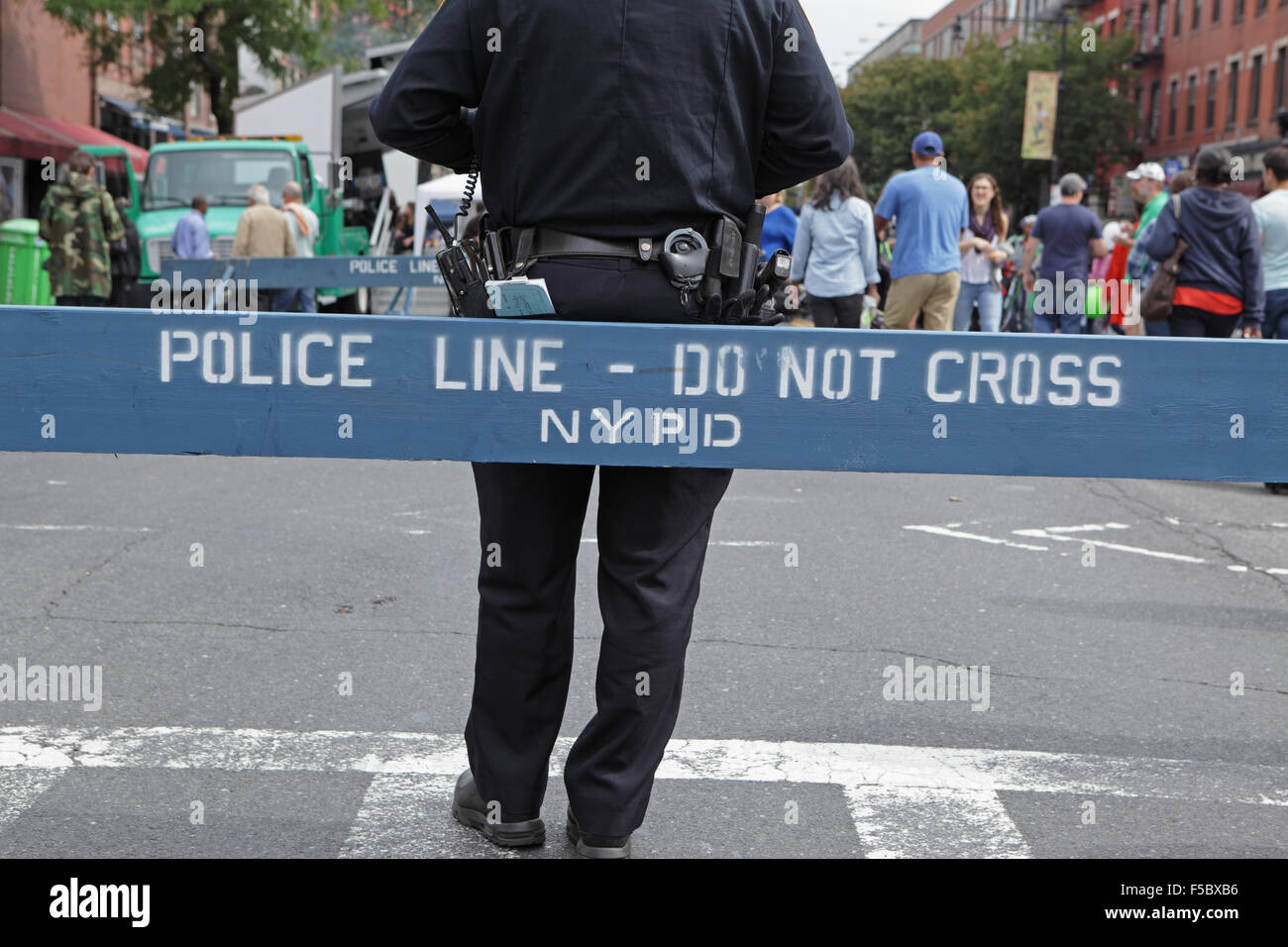 Police officer handcuffs new york hi-res stock photography and images ...