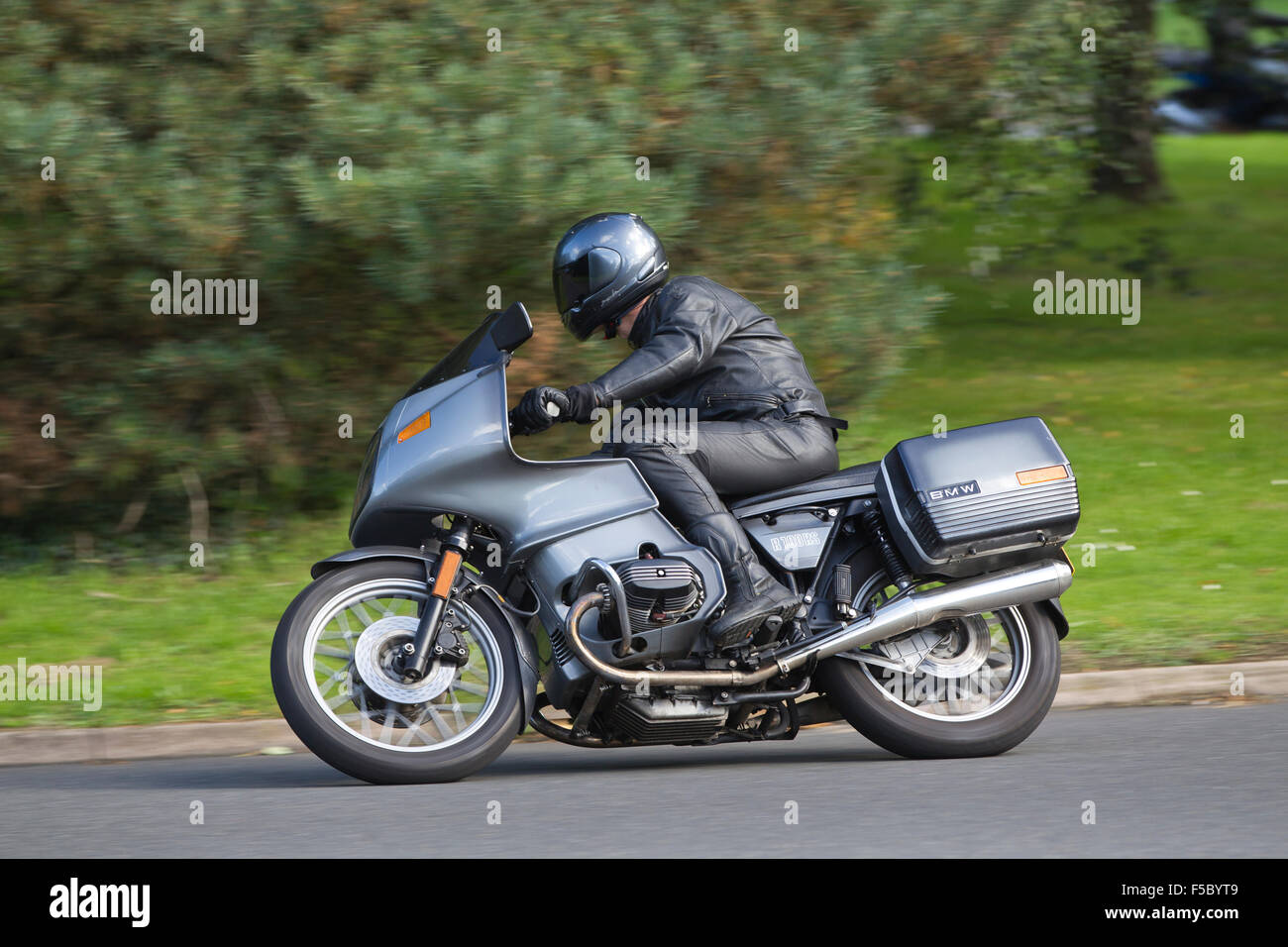 1976 BMW R100 RS two-cylinder air-cooled engine full-fairing motorbike ...