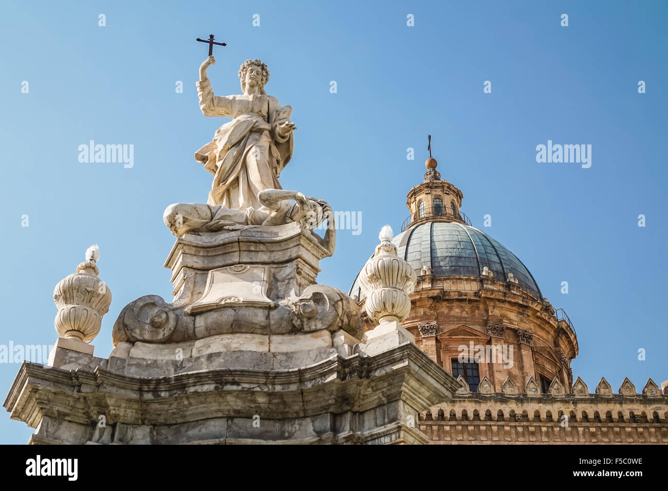 Statue sculpture palermo sicily hi-res stock photography and images - Alamy