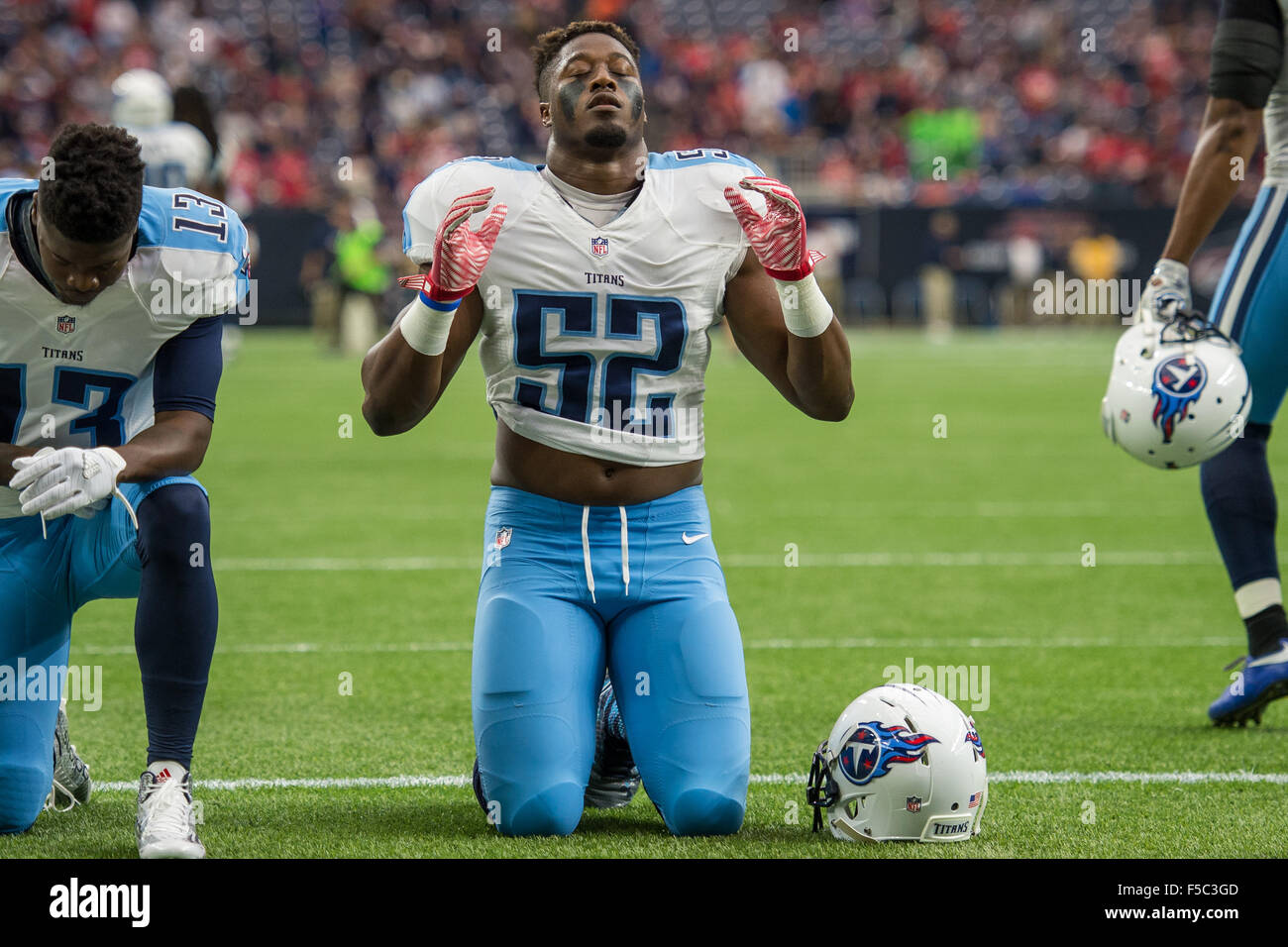 Houston, Texas, USA. 1st Nov, 2015. Tennessee Titans linebacker Steven ...