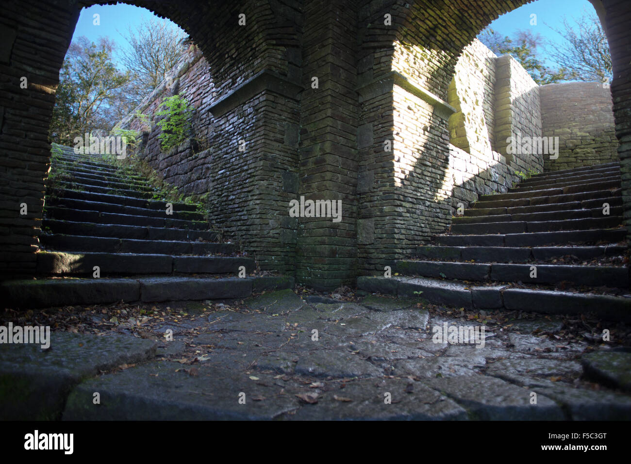 Ancient bridge abutment hi-res stock photography and images - Alamy
