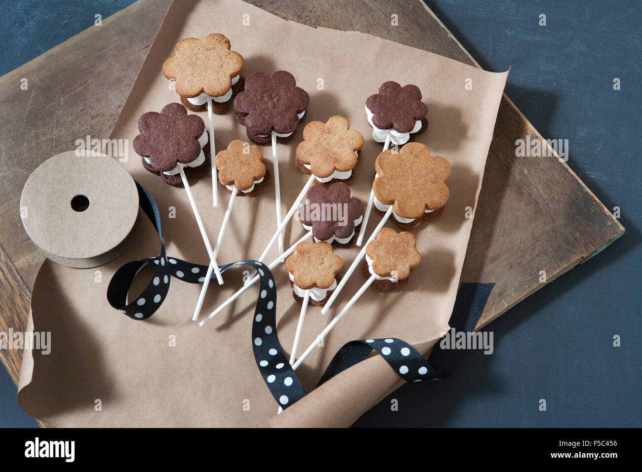Smores sticks hi-res stock photography and images - Alamy