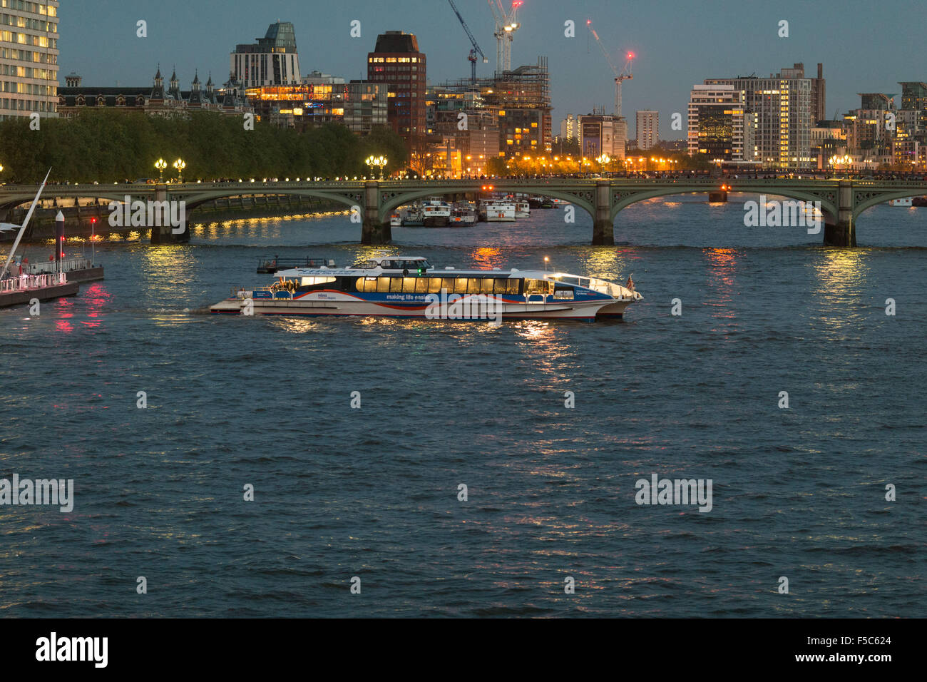 MBNA Thames Clippers (Former sponsor of Thames Clippers) departing The ...