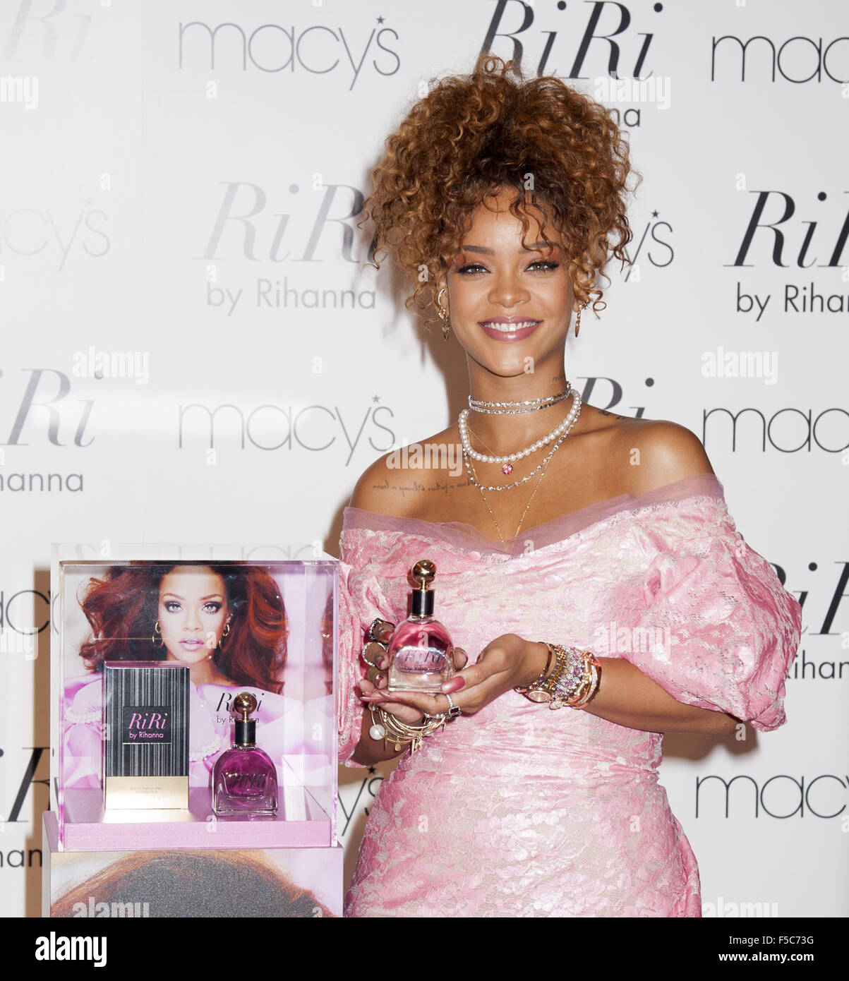Rihanna Launches Her New Fragrance RiRi at Macys Brooklyn Featuring ...