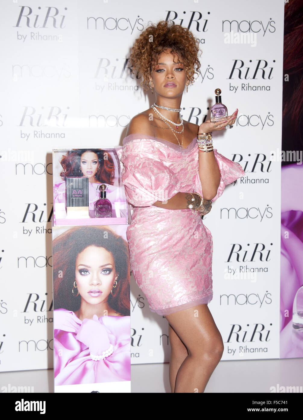 Rihanna Launches Her New Fragrance RiRi at Macys Brooklyn Featuring ...