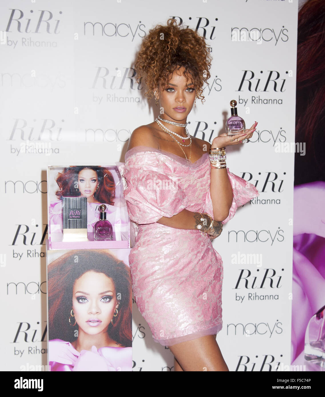 Rihanna Launches Her New Fragrance RiRi at Macys Brooklyn Featuring ...