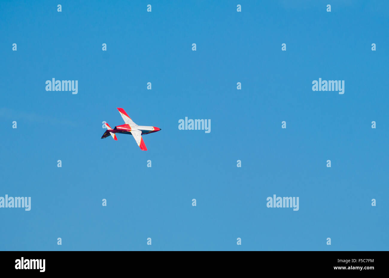 Inverted fighter jet hi-res stock photography and images - Alamy