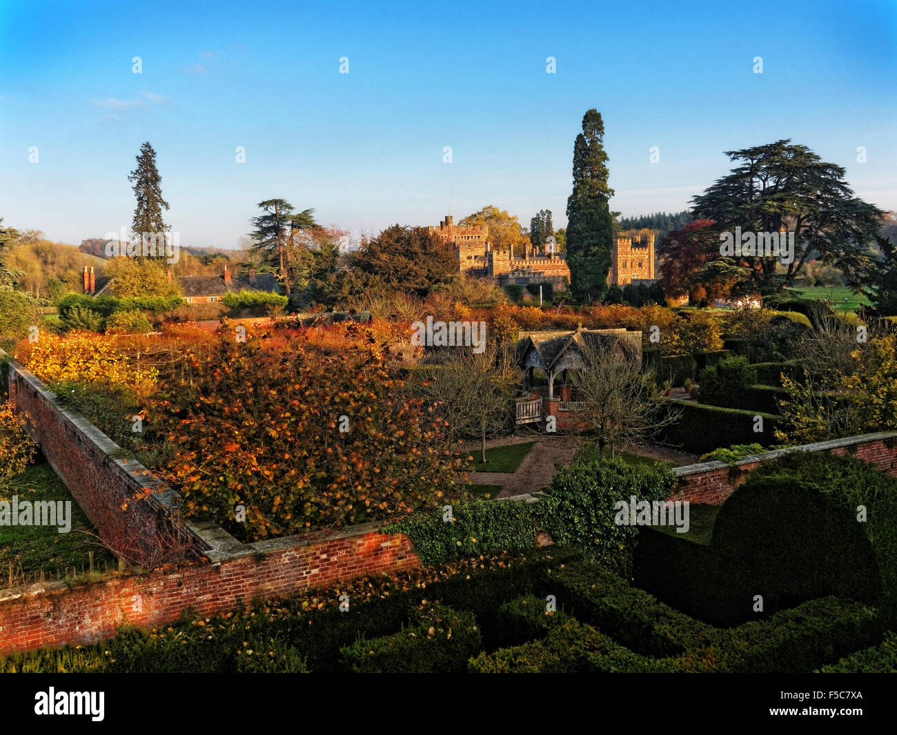 A beautiful Autumn scene at Hampton Court Castle, Gardens and Parkland ...