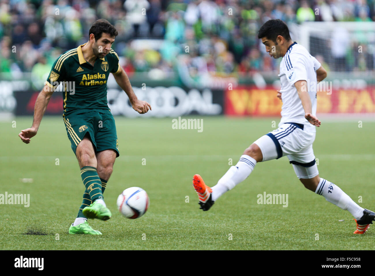 Portland, Oregon, USA. 1st Nov, 2015. DIEGO VALERI (8) makes a pass ...