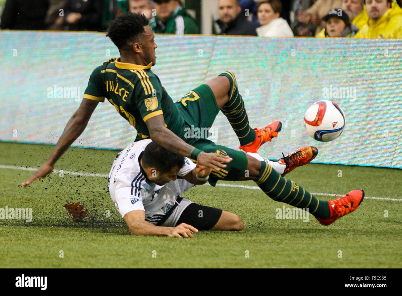 Portland, Oregon, USA. 1st Nov, 2015. RODNEY WALLACE (22) goes down on ...
