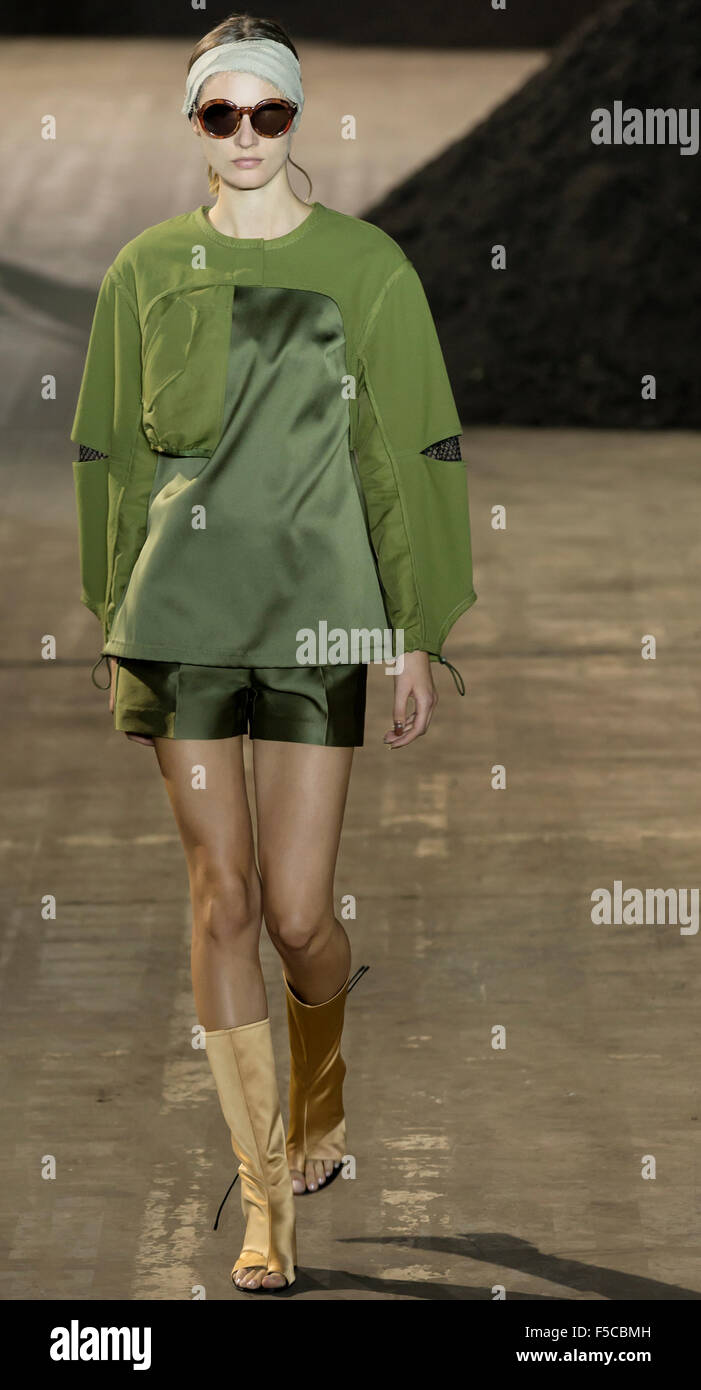 New York, NY - September 14, 2015: Tilda Lindstam walks the runway at ...