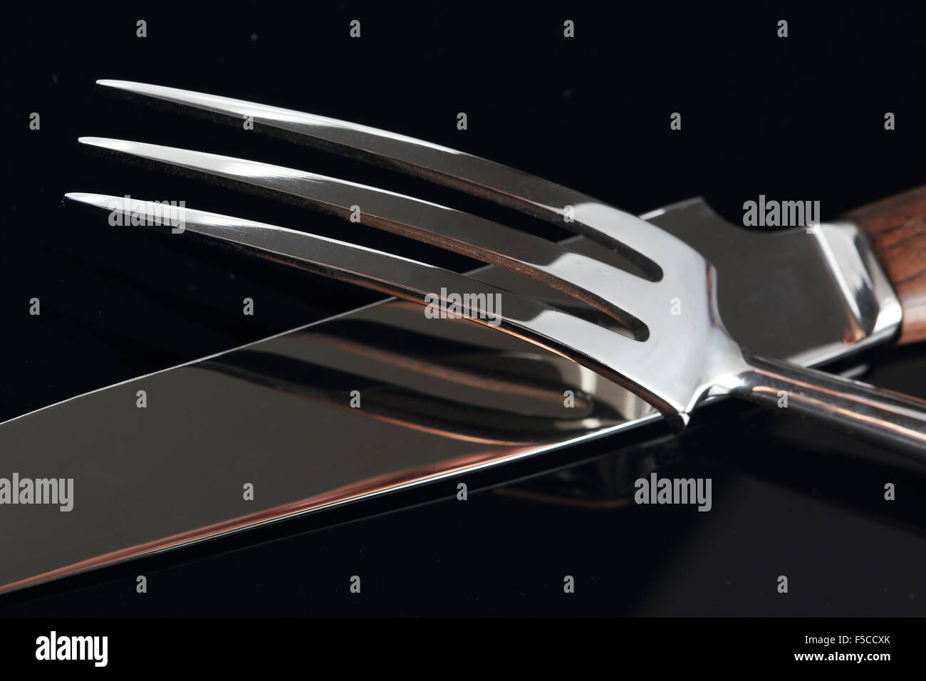 Gold knife fork hi-res stock photography and images - Alamy