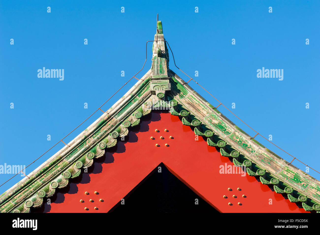 Ancient roof hi-res stock photography and images - Alamy