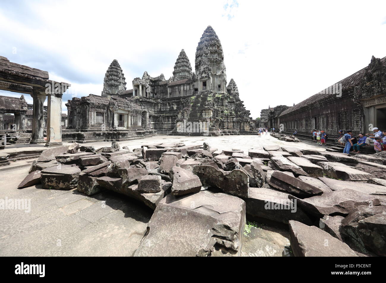 Inside angkor wat temple hi-res stock photography and images - Alamy