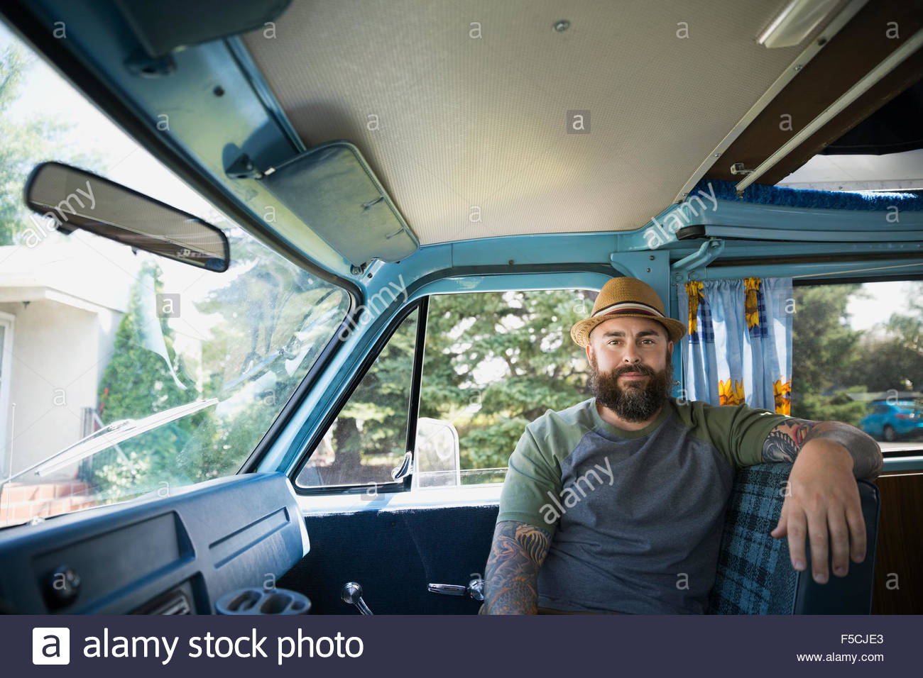 Serious attitude hi-res stock photography and images - Alamy