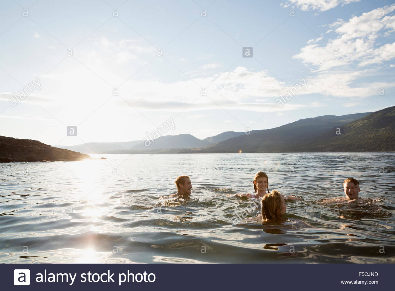 Swimming hi-res stock photography and images - Alamy