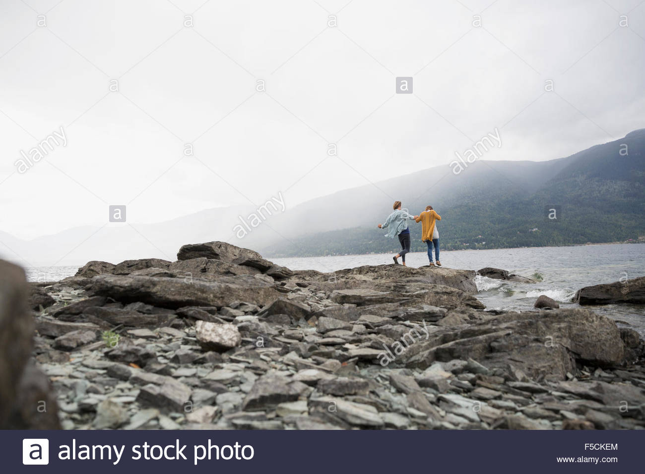 Lakeside rocks hi-res stock photography and images - Alamy
