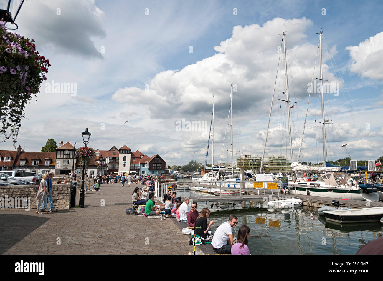 Lymington beach house hi-res stock photography and images - Alamy