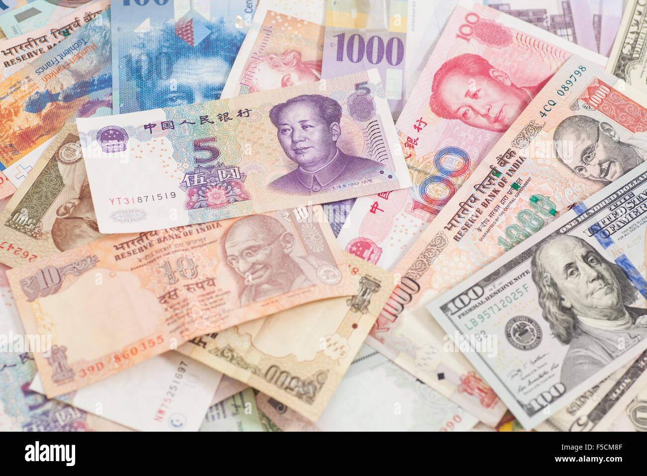 China chinese 1000 yuan banknote hi-res stock photography and images ...