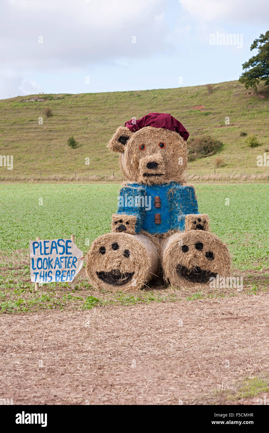 Pattingham scarecrow festival Staffordshire 2015 paddington bear Stock ...