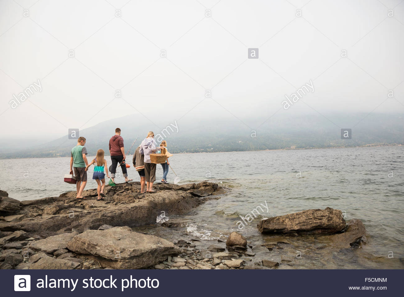 Family and box hi-res stock photography and images - Alamy