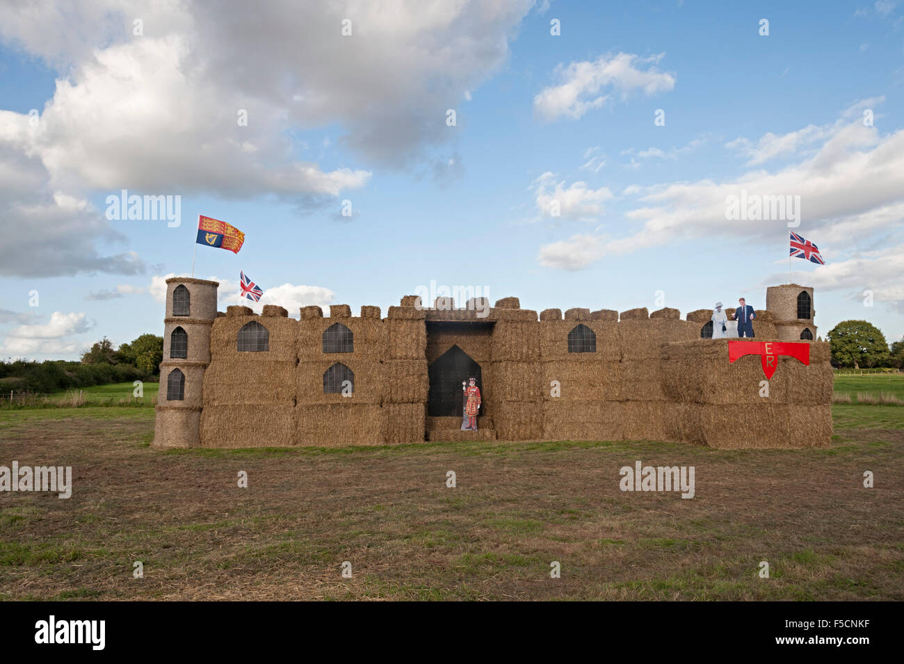 Pattingham scarecrow festival Staffordshire 2015 Buckingham palace ...