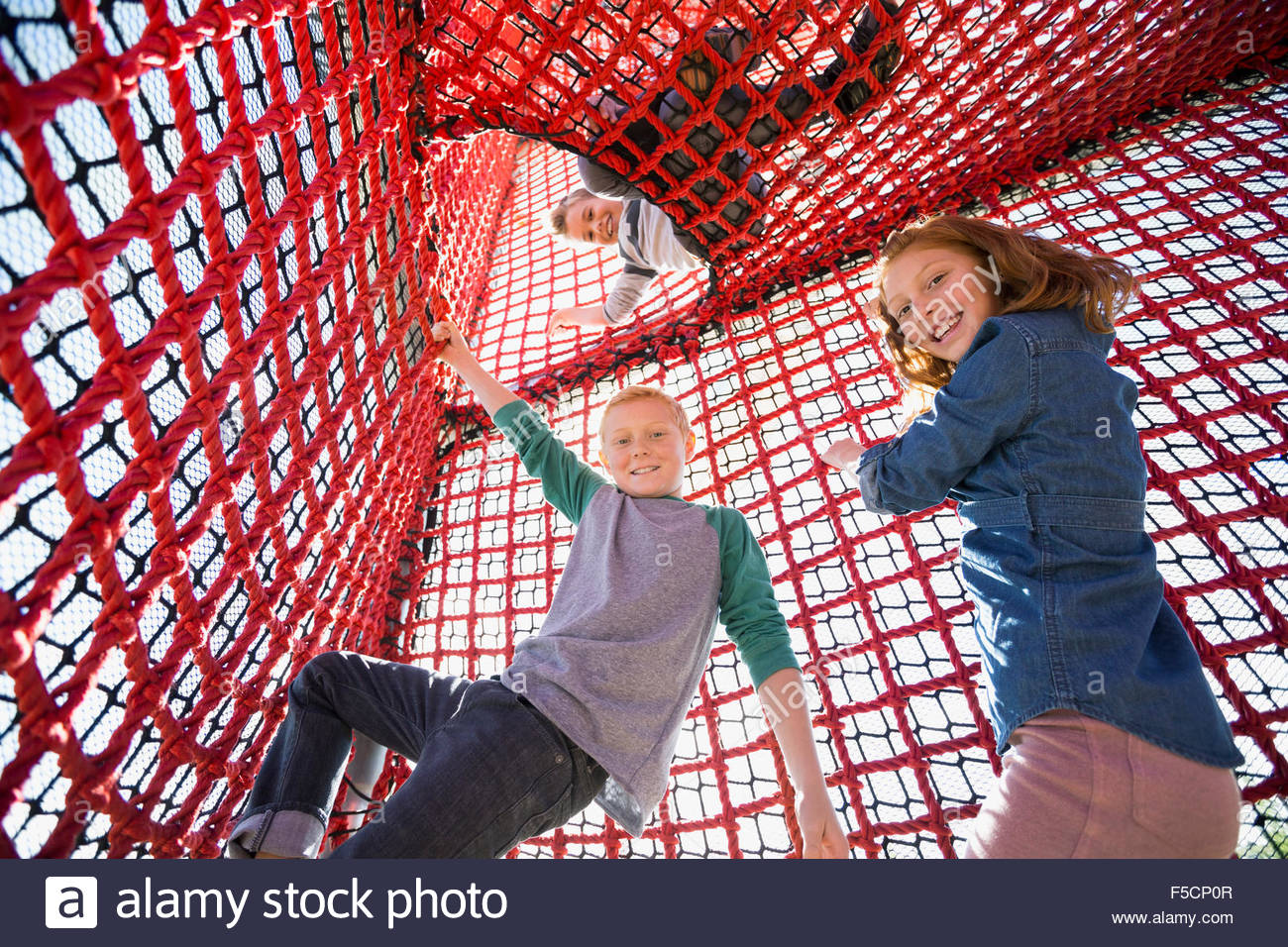 Kids climbing hi-res stock photography and images - Alamy