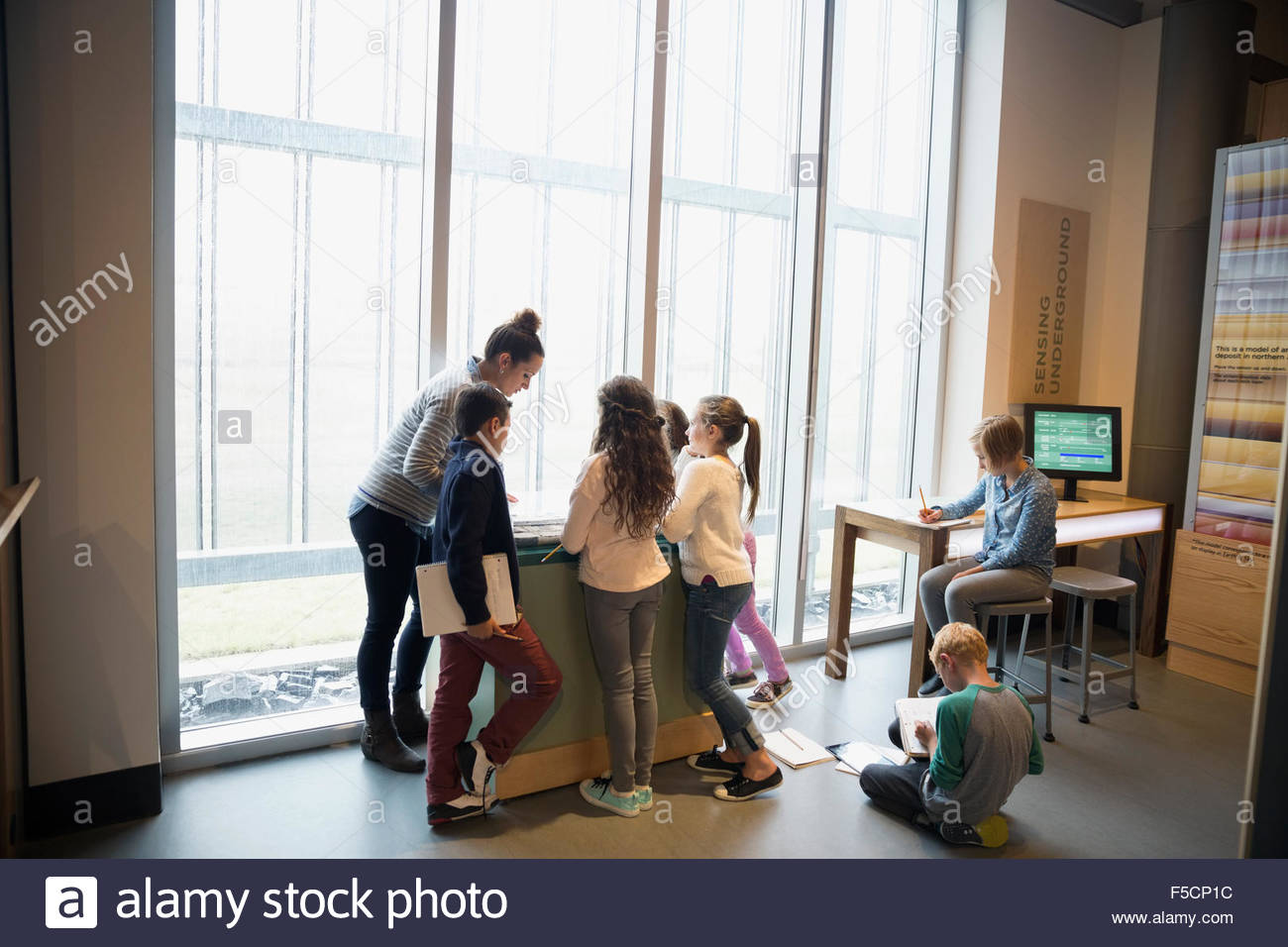 Knowledge center hi-res stock photography and images - Alamy