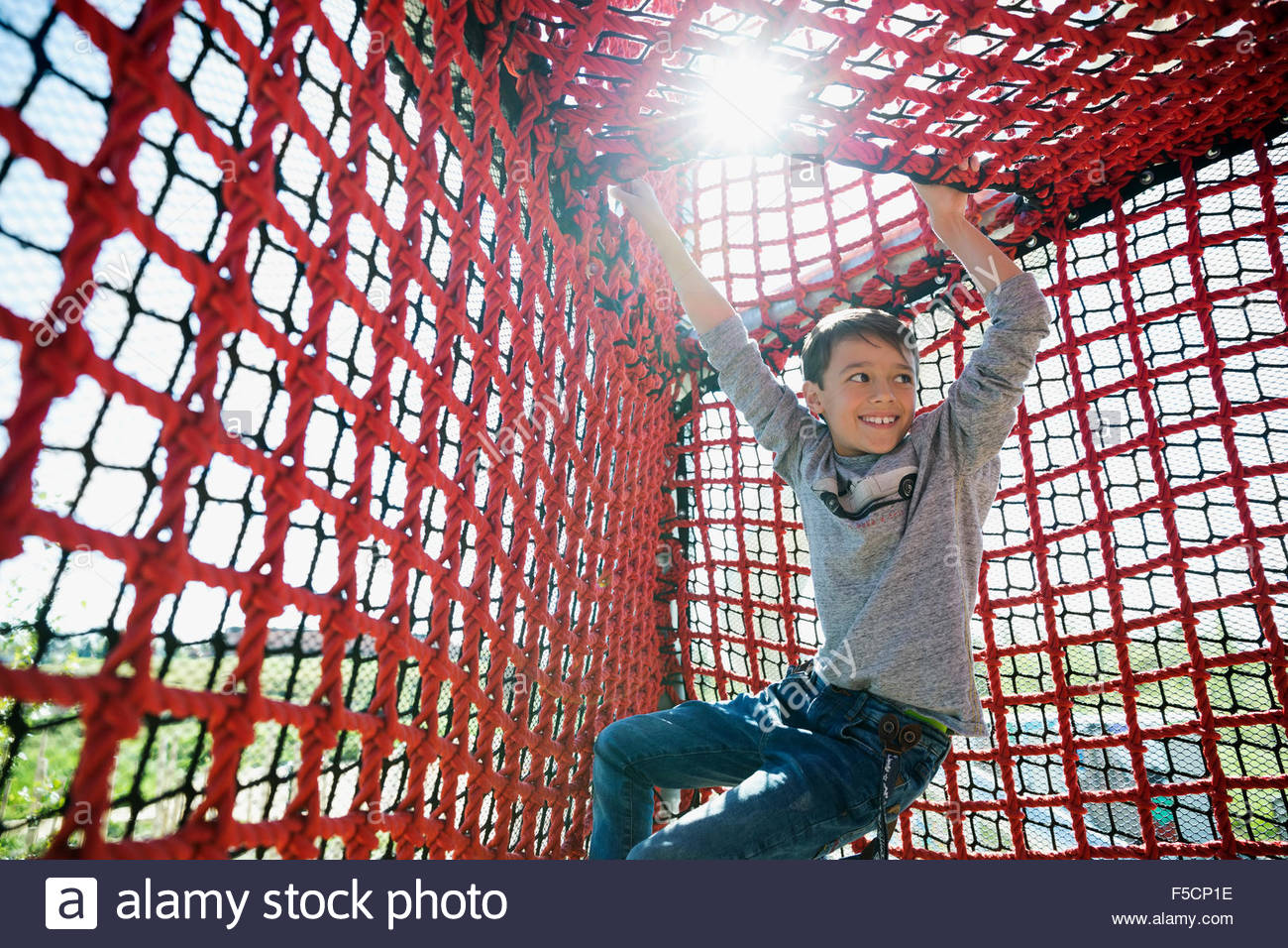 Hanging net hi-res stock photography and images - Alamy