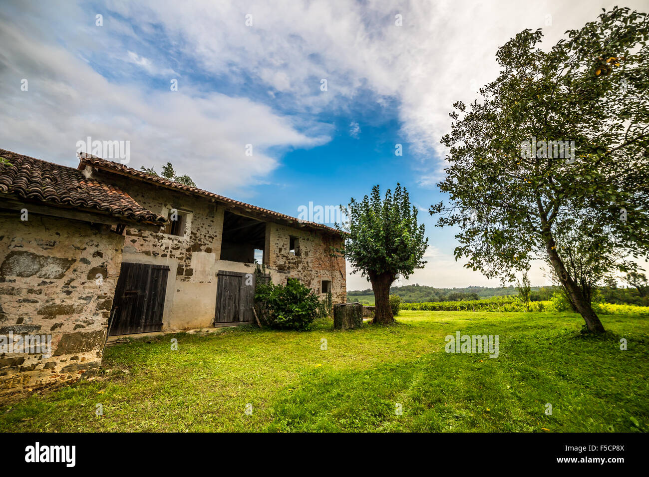 an abandoned and ruined farm in the fields of Italy Stock Photo - Alamy